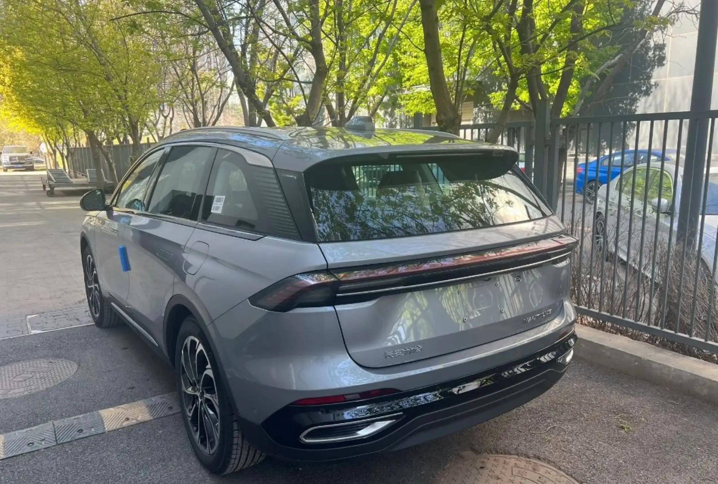 2023中型SUV看看这三款！都是大五座，空间大舒适，高速120km不飘_搜狐汽车_搜狐网