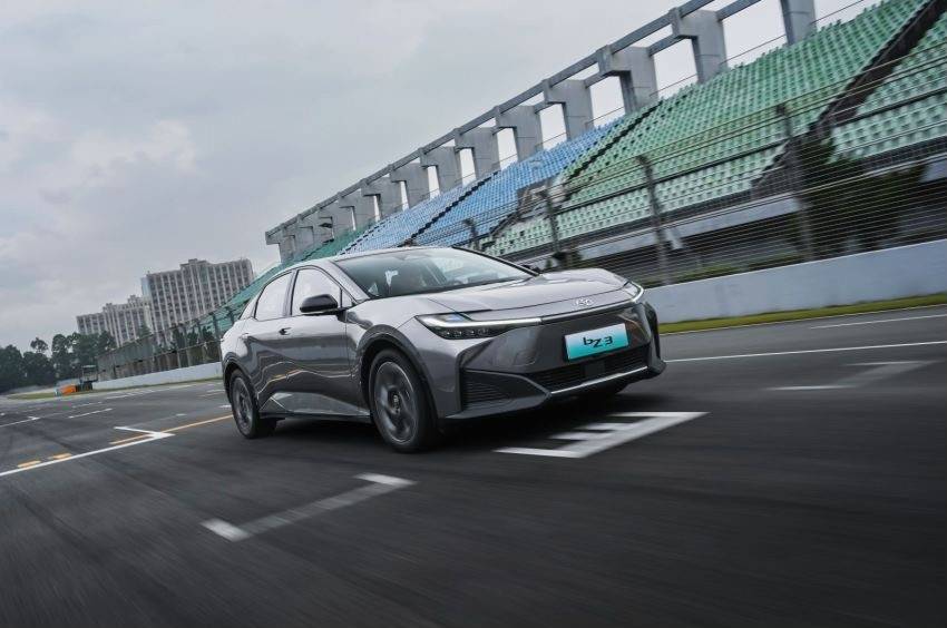 纯电动轿车也可以玩JDM！你看一汽丰田bZ3可以这样玩_搜狐汽车_搜狐网