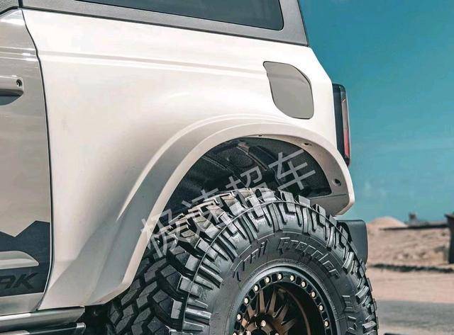 定位类似路虎卫士，实拍福特BRONCORaptor，越野元素爆棚，真霸气_搜狐汽车_搜狐网