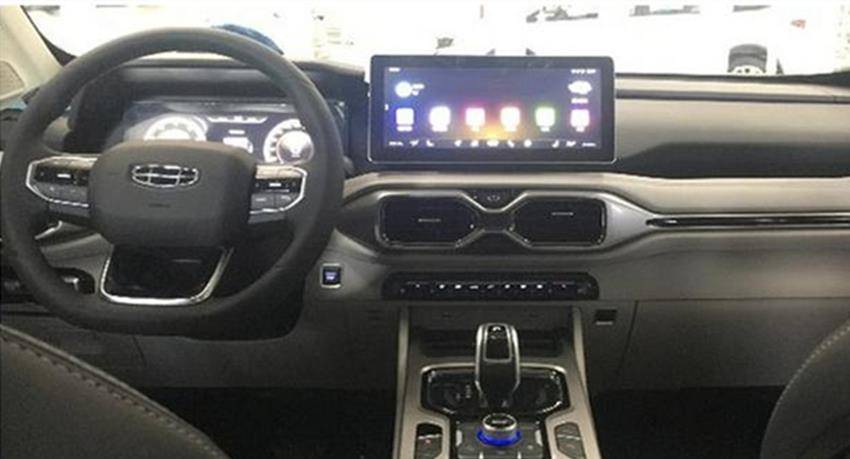 吉利又成功了！4835mm比汉兰达气派，不足16万，内饰让奔驰眼红_搜狐汽车_搜狐网