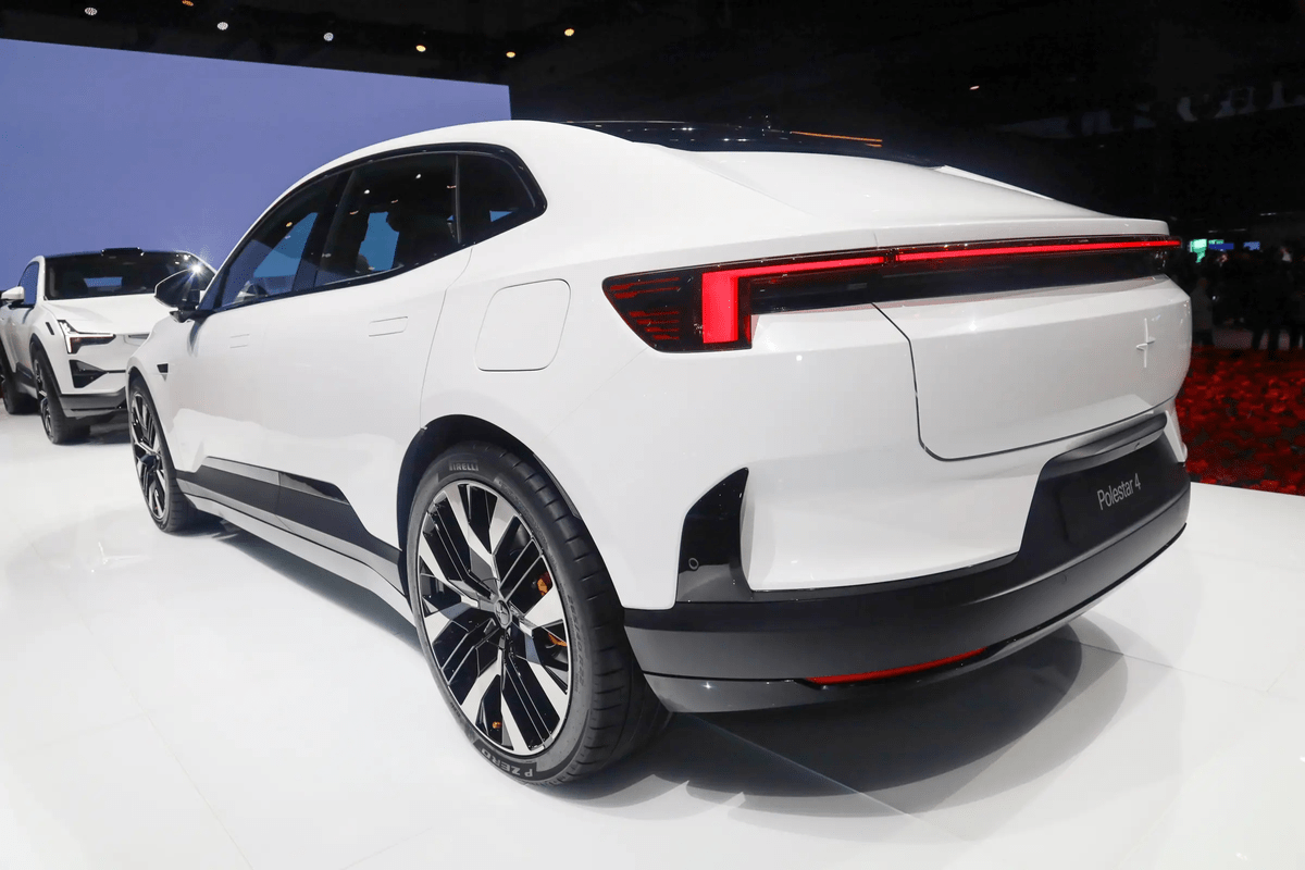 极星4亮相于上海车展，Flym Auto Core成为新车最大卖点_搜狐汽车_搜狐网