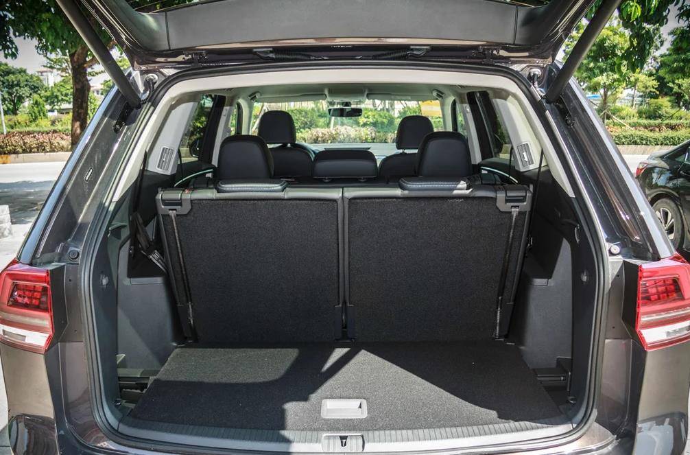 别总盯着汉兰达，德系大7座豪华SUV，2.5T＋7DCT，车长超过5米_搜狐汽车_搜狐网