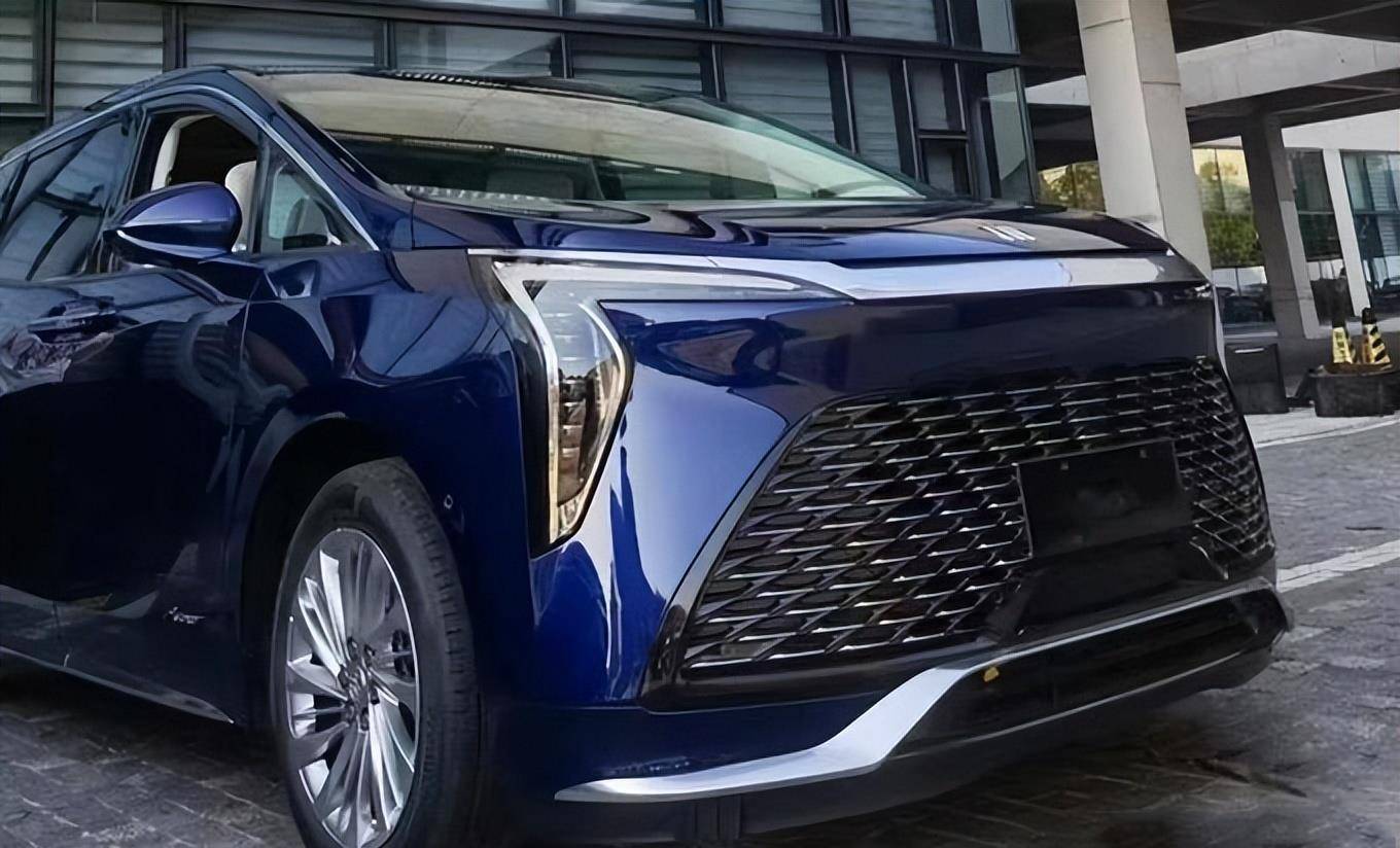 在座的各位都是弟弟！别克最豪MPV“GL8”世纪版下线，四季度上市_搜狐汽车_搜狐网