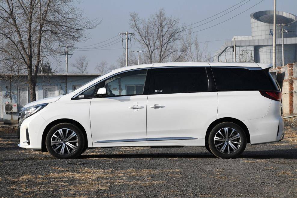 传祺GM8销量不及奥德赛，2.0T＋8AT马力252匹，油耗8.5L_搜狐汽车_搜狐网