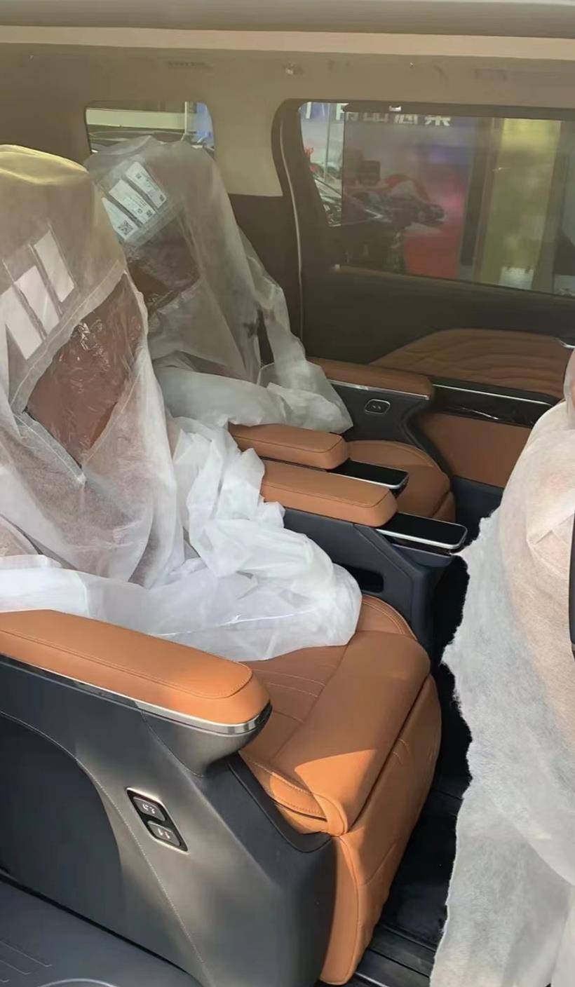 “最有排面的国产MPV”来了，红旗HQ9到店，轴距3米2，35.88万起_搜狐汽车_搜狐网