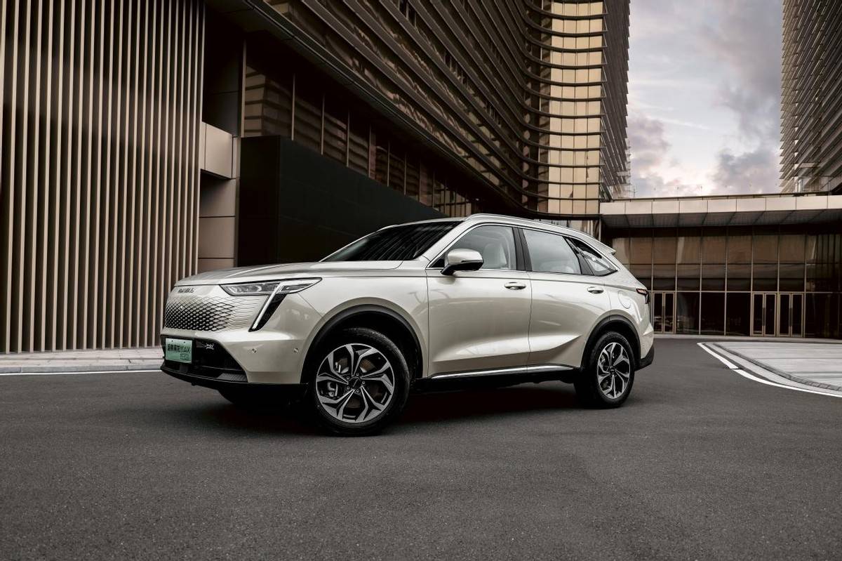 首搭Hi4力压比亚迪宋PLUS DM-i，哈弗枭龙MAX满足全场景高阶驾驶需求_搜狐汽车_搜狐网