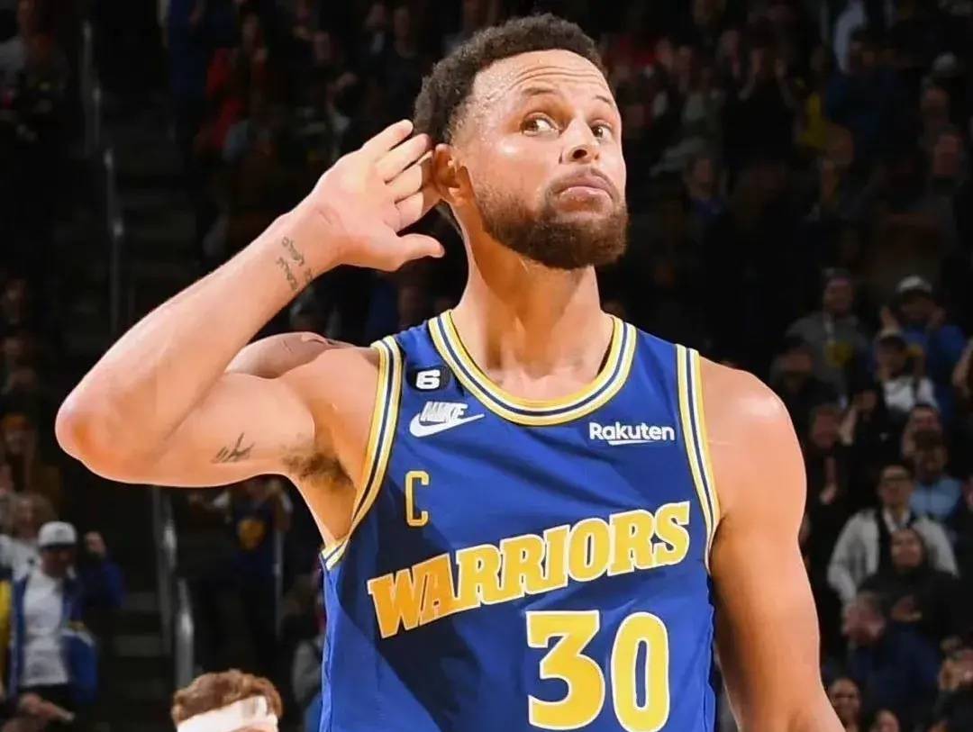 NBA ：勇士101比104负湖人，当家球星库里对两个人不满_比赛_格林_失误