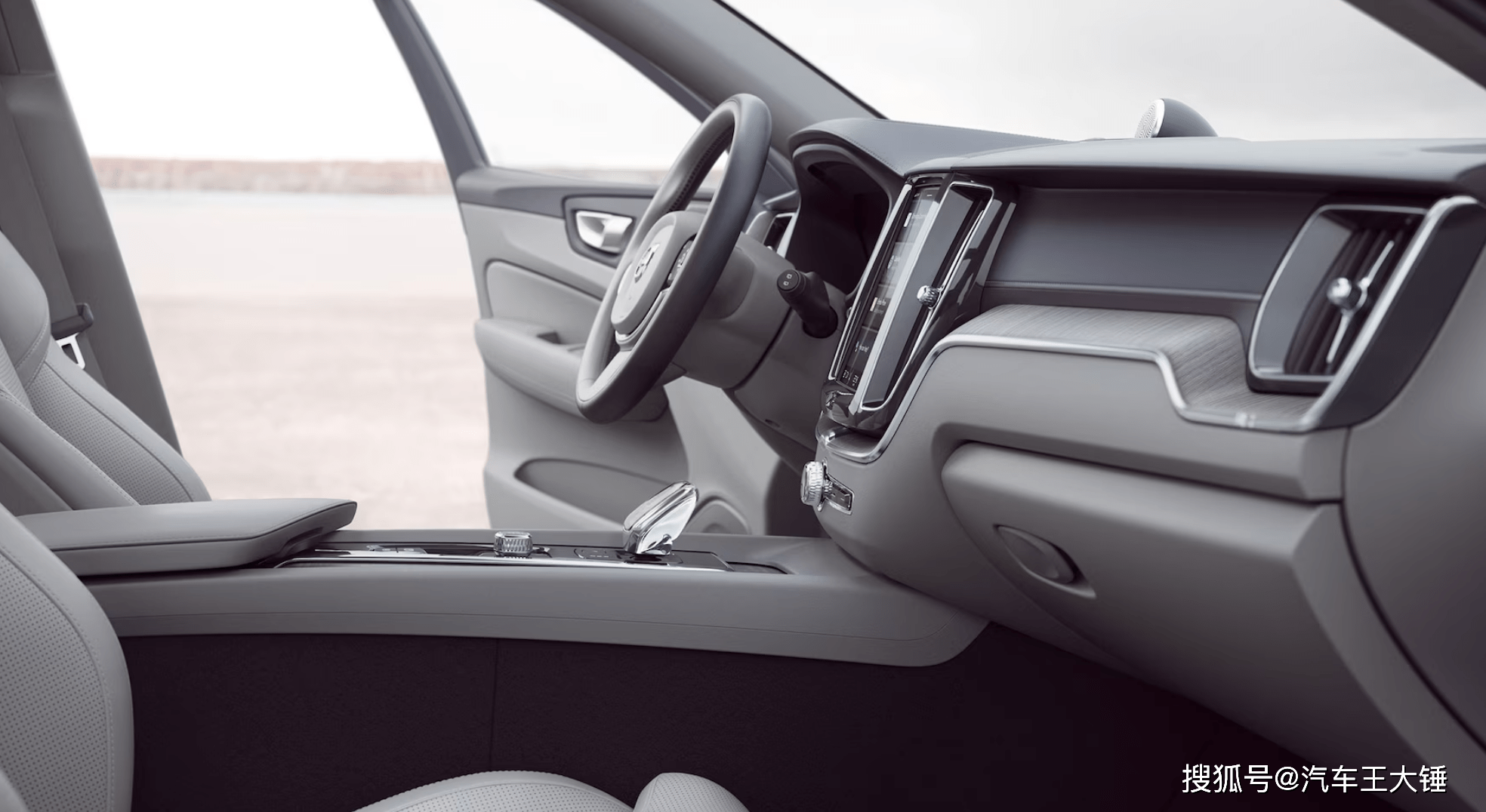 汽油+48V轻混系统，30多万买最新款沃尔沃XC60到底值不值？_搜狐汽车_搜狐网