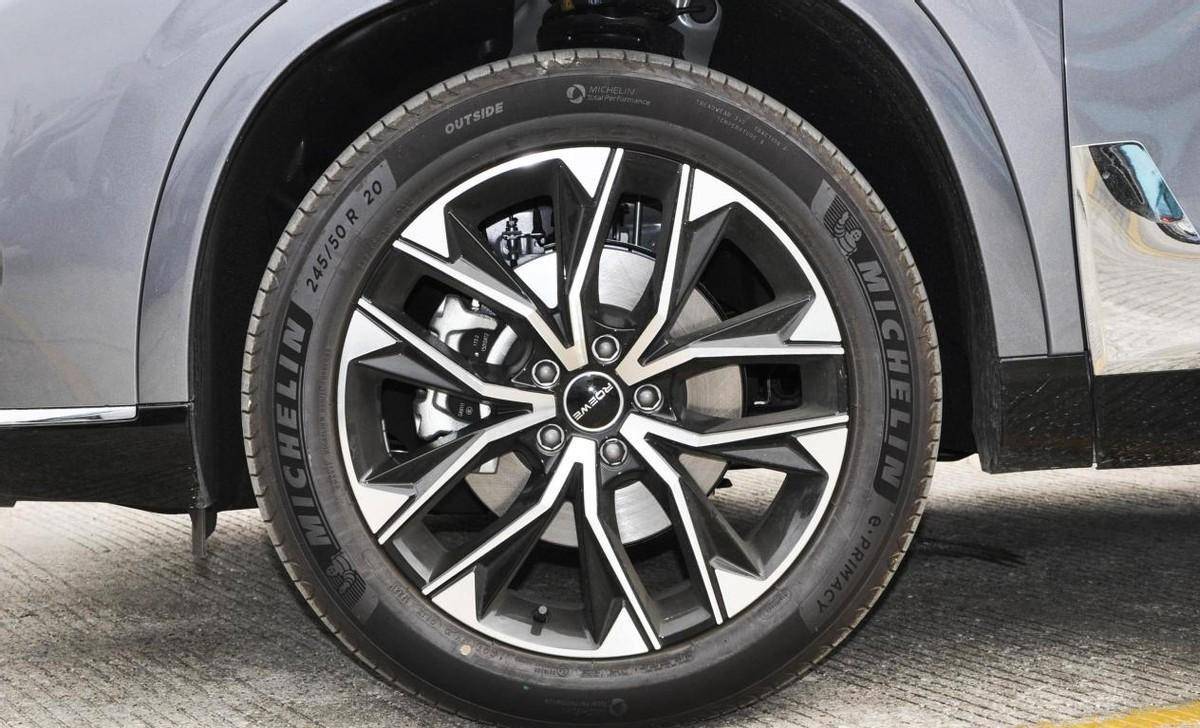 17.58万起，标配2.0T+9AT，定位中大型SUV，体验荣威RX9_搜狐汽车_搜狐网