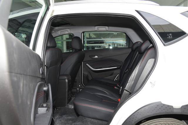 这才是“良心SUV”！比XRV漂亮，油耗6L＋终身质保，关键才4.99万_搜狐汽车_搜狐网