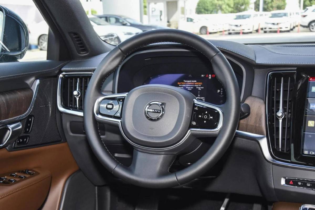 沃尔沃又降价了，定位C级车，配250马力+8AT，带你看沃尔沃S90_搜狐汽车_搜狐网