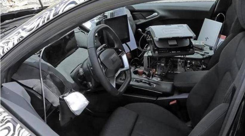 上汽奥迪第二款轿车现身！尺寸远超A4，配无框车门+1.5T引擎_搜狐汽车_搜狐网