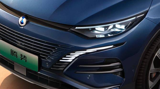 后排配上小桌板，67座可选，腾势N8能接棒D9 DM-i？_搜狐汽车_搜狐网