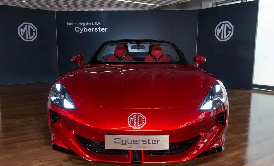 MG Cyberster在英国公布售价，对标宝马Z4？_搜狐汽车_搜狐网