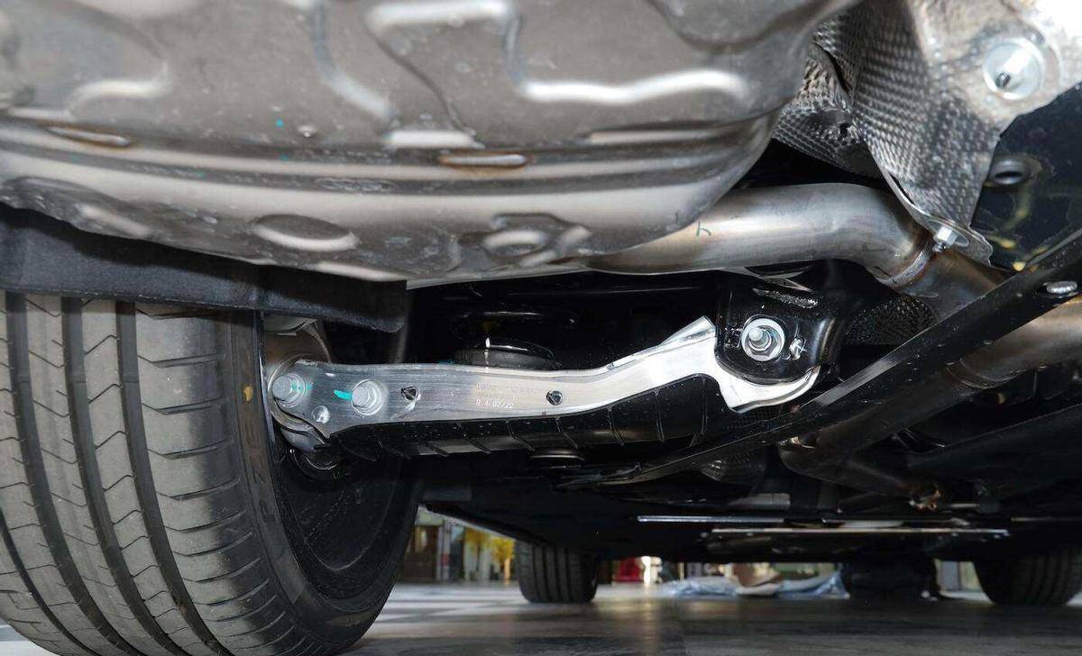 解读奥迪A7L，车长超5米入门245马力，比A6L亲民，到底香不香？_搜狐汽车_搜狐网