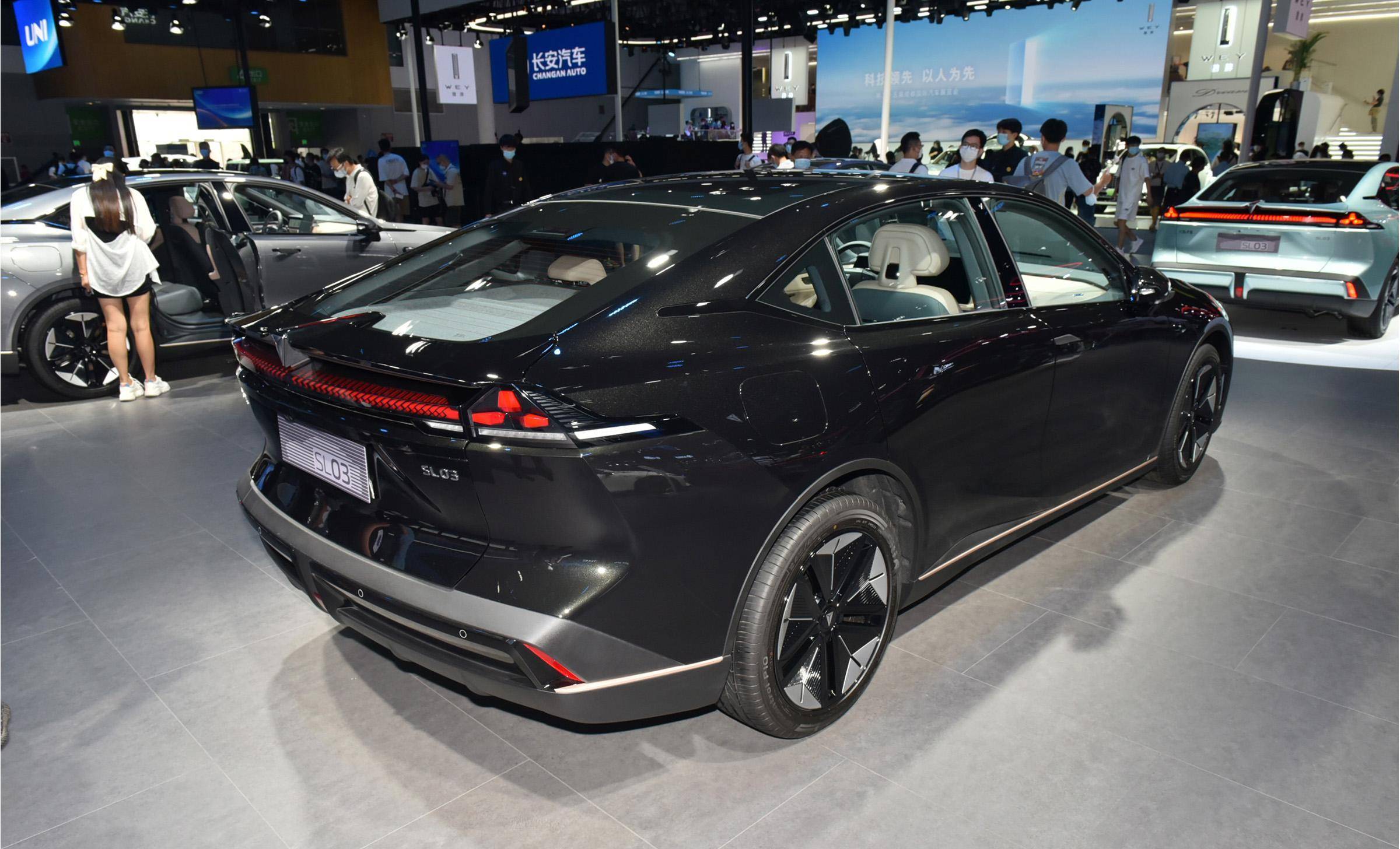 大众下血本了！降价换量！油耗6.3L，轴距2871mm，带你见帕萨特_搜狐汽车_搜狐网