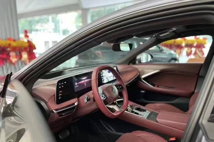 全新名爵MG7到店，外观不输奥迪A7，261马力＋9AT，还带电子限滑_搜狐汽车_搜狐网