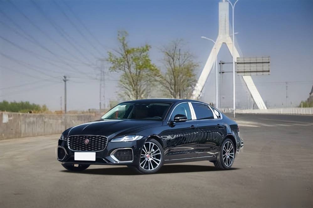 捷豹XFL新车全面升级！内部空间不逊色同级“BBA”！_搜狐汽车_搜狐网