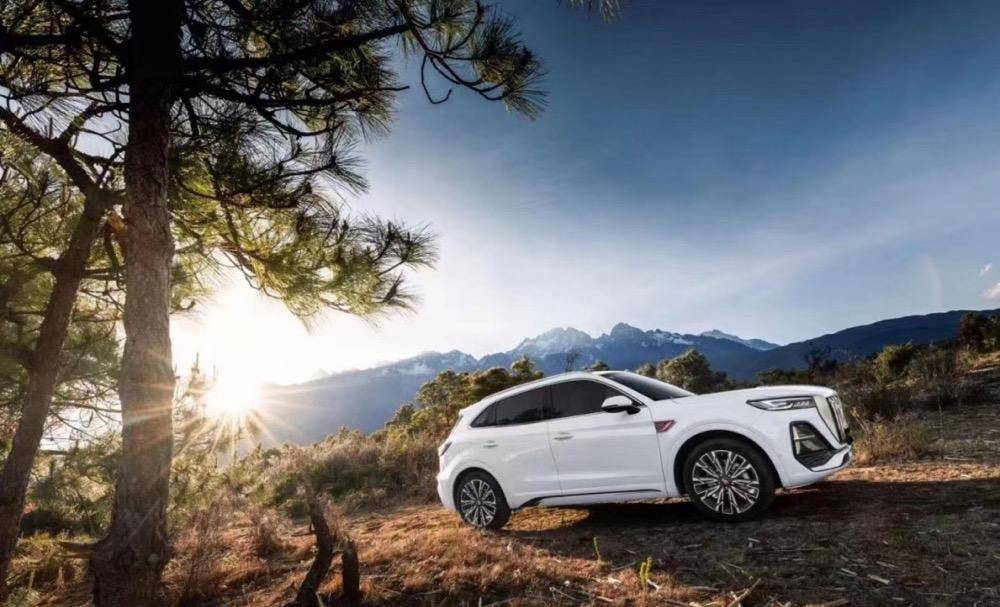 外观更霸气，升级8AT！新款红旗HS5 18.38万元起售_搜狐汽车_搜狐网