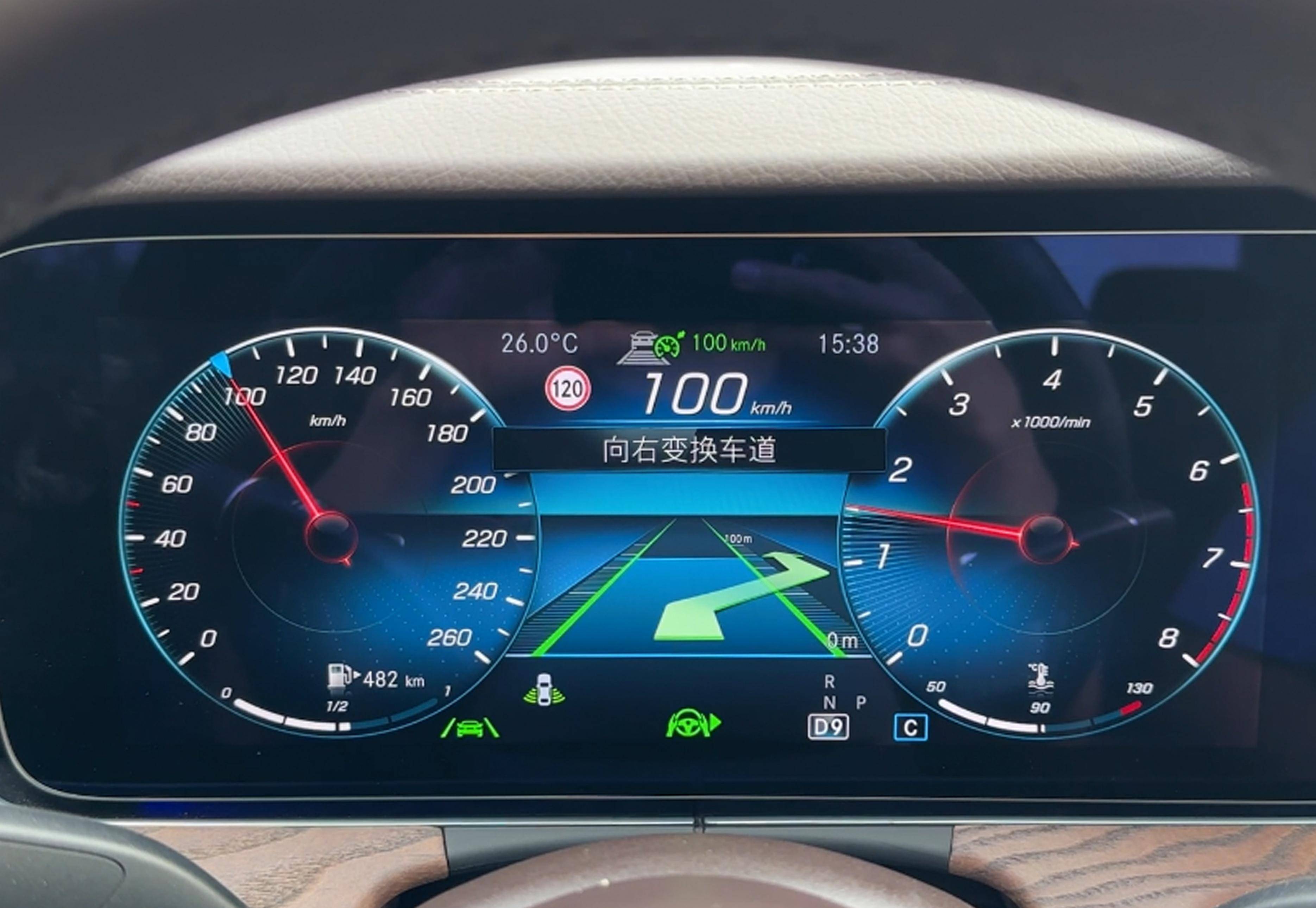 奔驰E300L豪华型升级23P驾驶辅助系统系统，从此跑高速变得很轻松_搜狐汽车_搜狐网