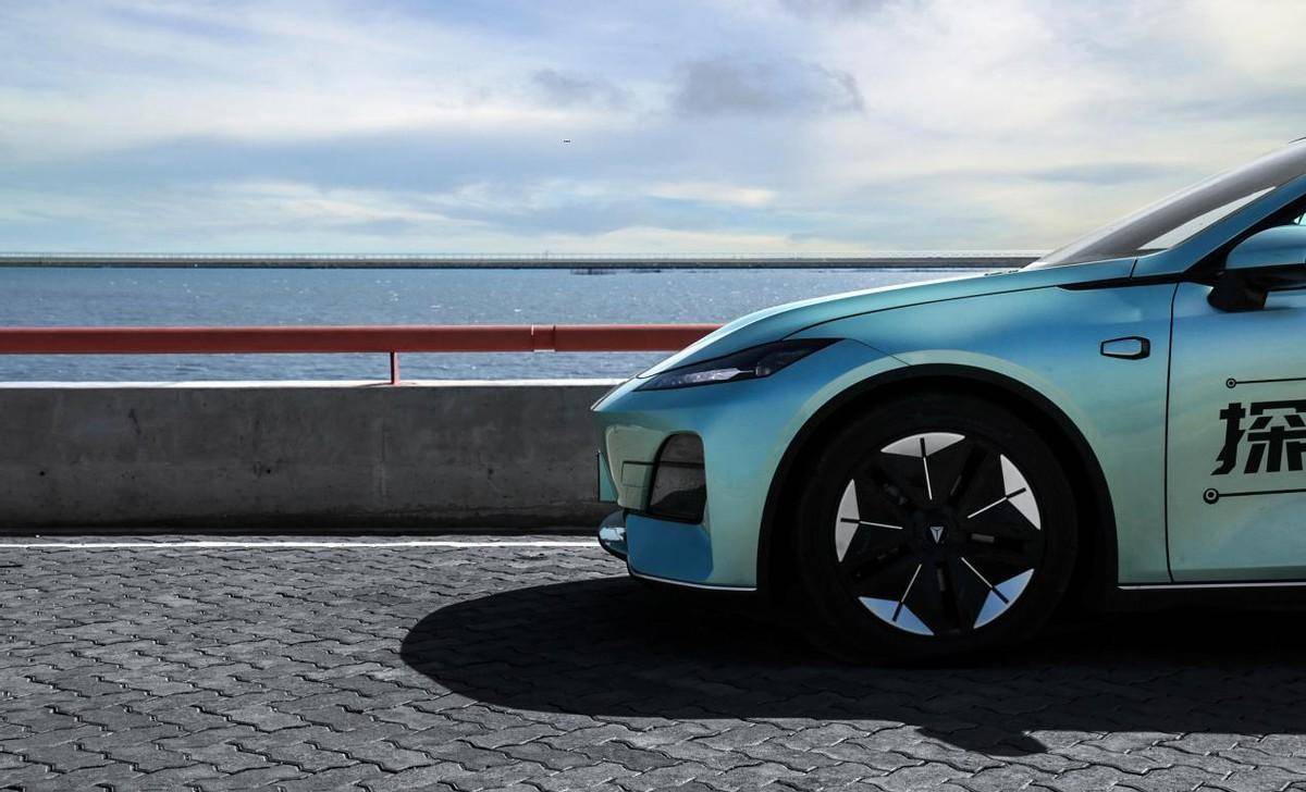 后起之秀更能打？深蓝SL03、秦PLUS DM-i对比_搜狐汽车_搜狐网