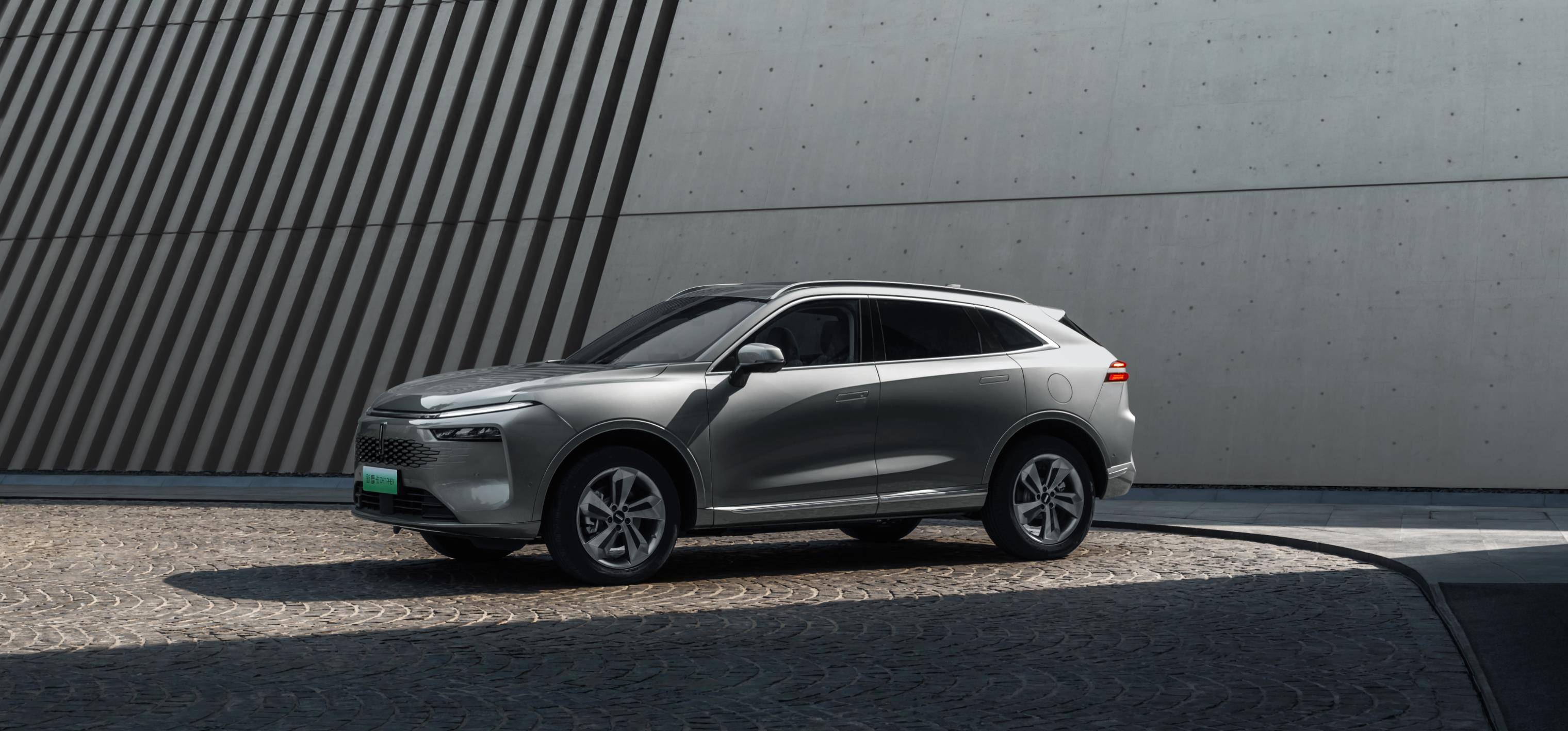 试驾新摩卡DHT-PHEV：剑指理想L7的大五座电混SUV_搜狐汽车_搜狐网