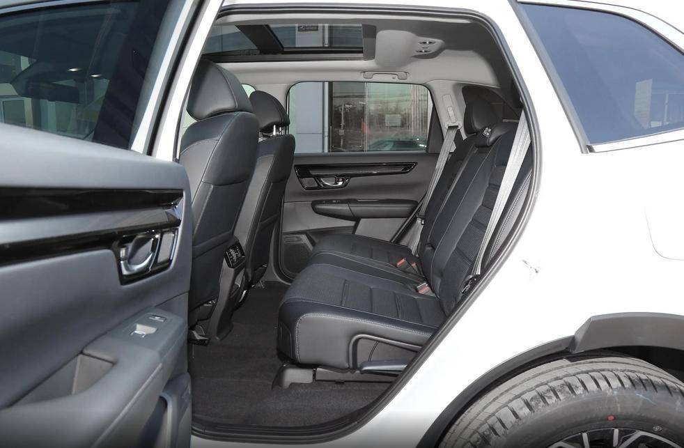 CR-V：就卷是吧？新款红旗HS5全系升级8AT，中期改款像换代_搜狐汽车_搜狐网