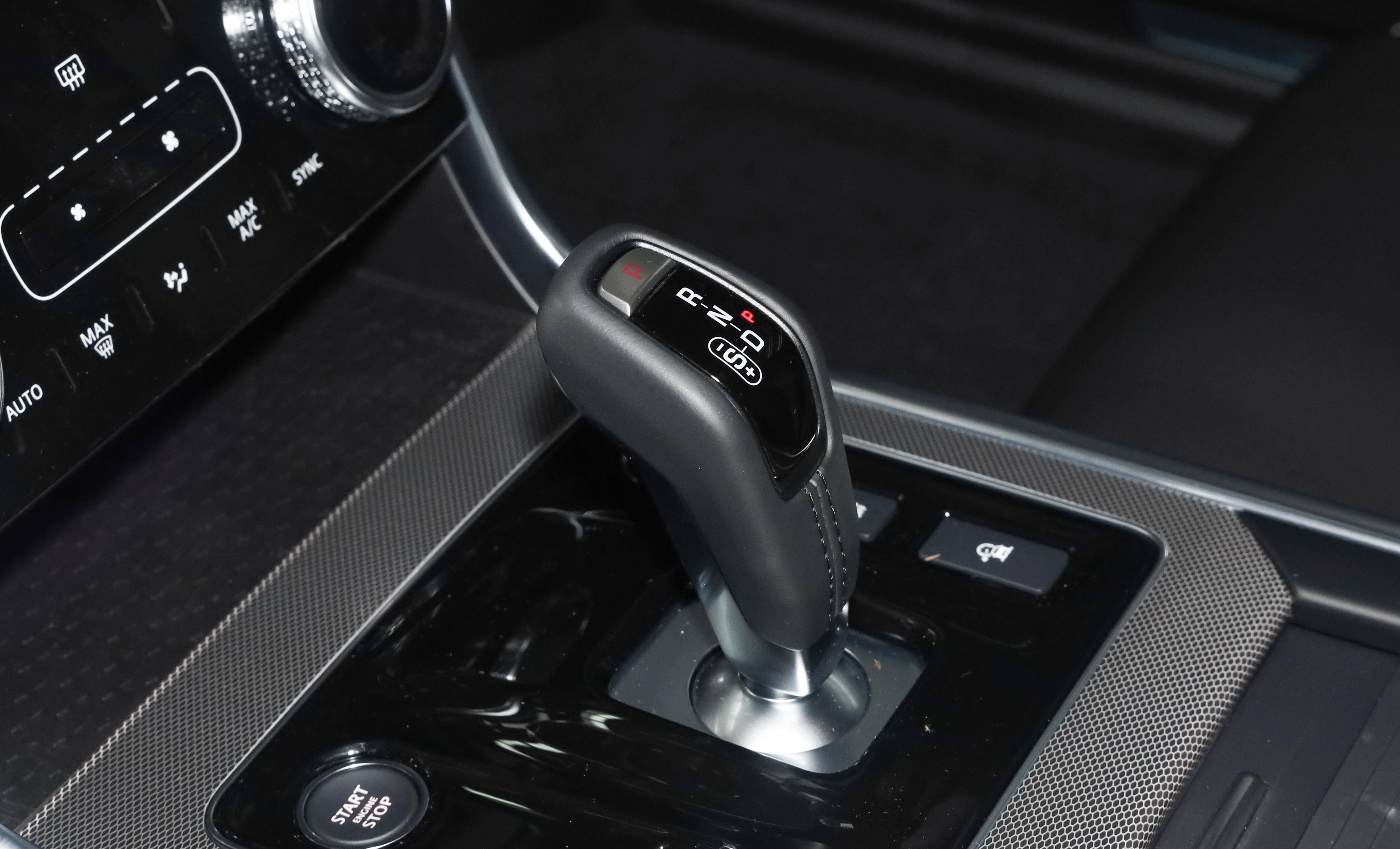 降幅超9万，标配采埃孚8AT+2.0T，全铝车身，捷豹XEL真够意思了！_搜狐汽车_搜狐网