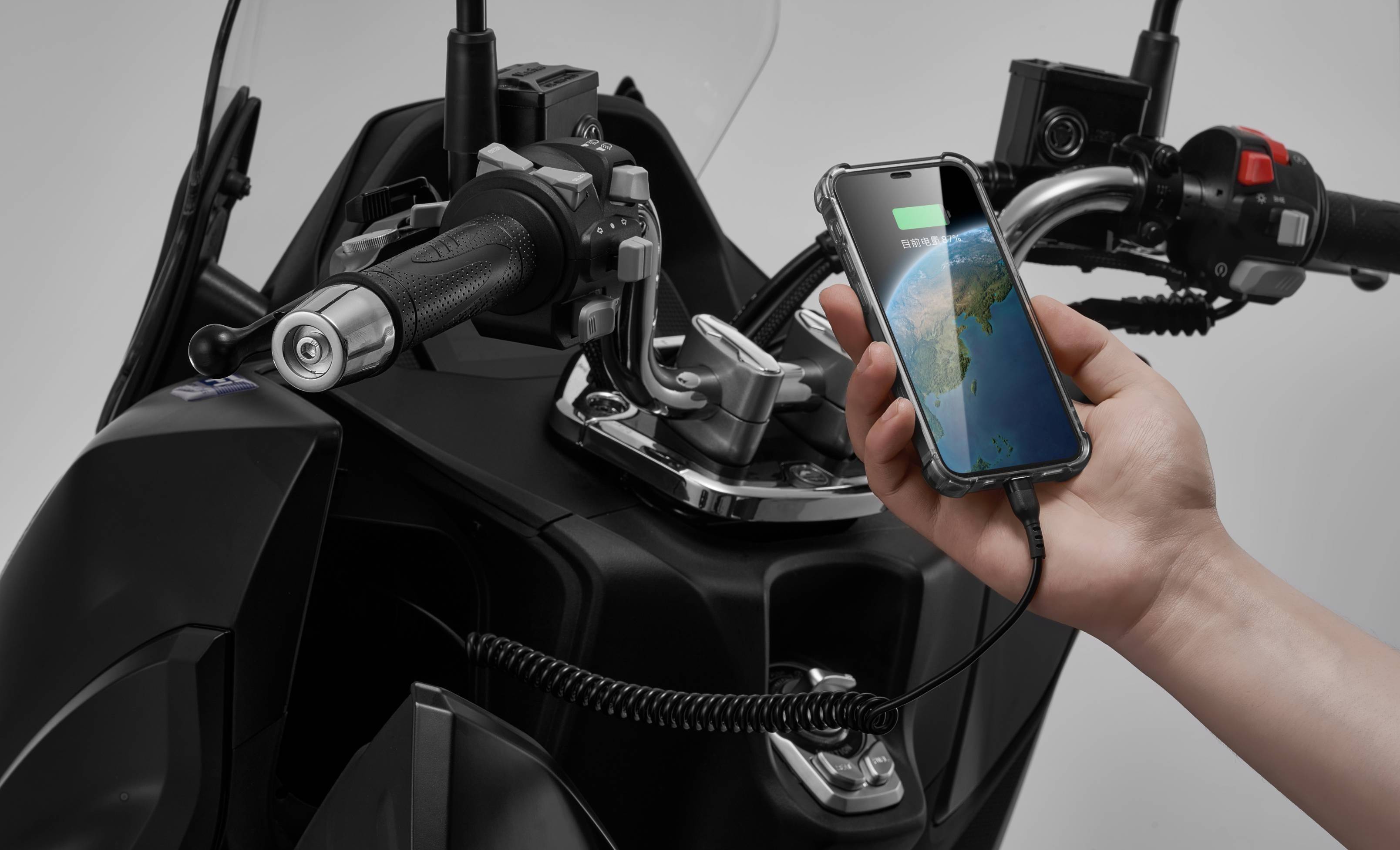 QJ鸿150全面对比豪爵UHR，150踏板之争剩者为王！_搜狐汽车_搜狐网