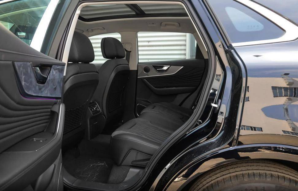 20万的国产车也能与BBA争辉？红旗HS5：谁说不行，我改_搜狐汽车_搜狐网