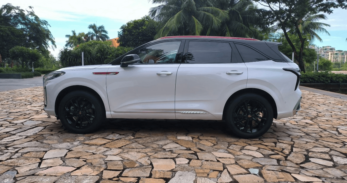 红旗再亲民！HS3现身街头，大过H6配252马力，15万会成爆款吗？_搜狐汽车_搜狐网