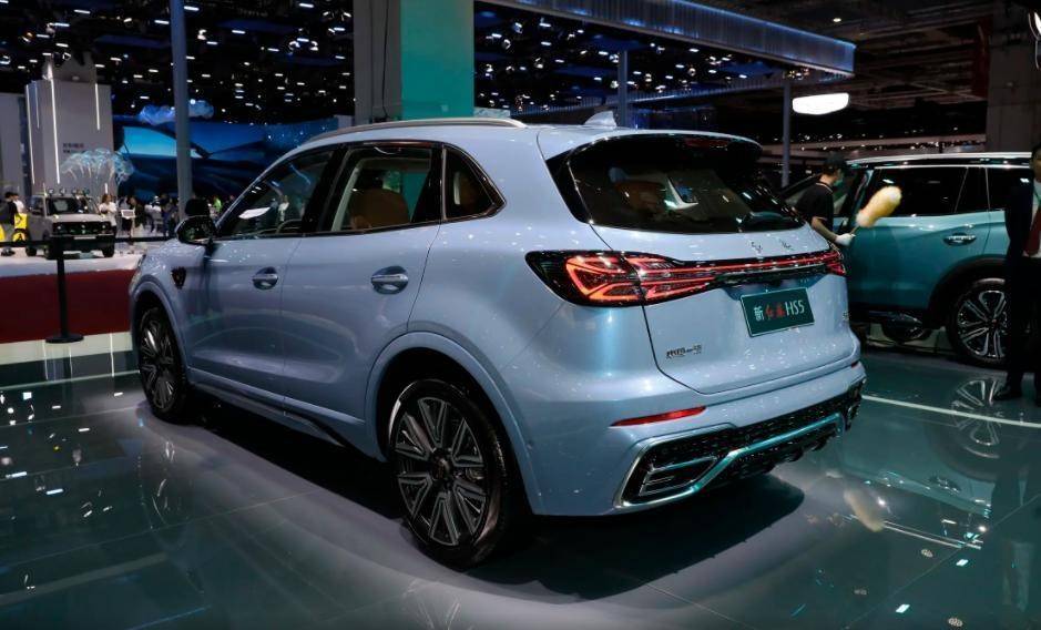 20万的国产车也能与BBA争辉？红旗HS5：谁说不行，我改_搜狐汽车_搜狐网