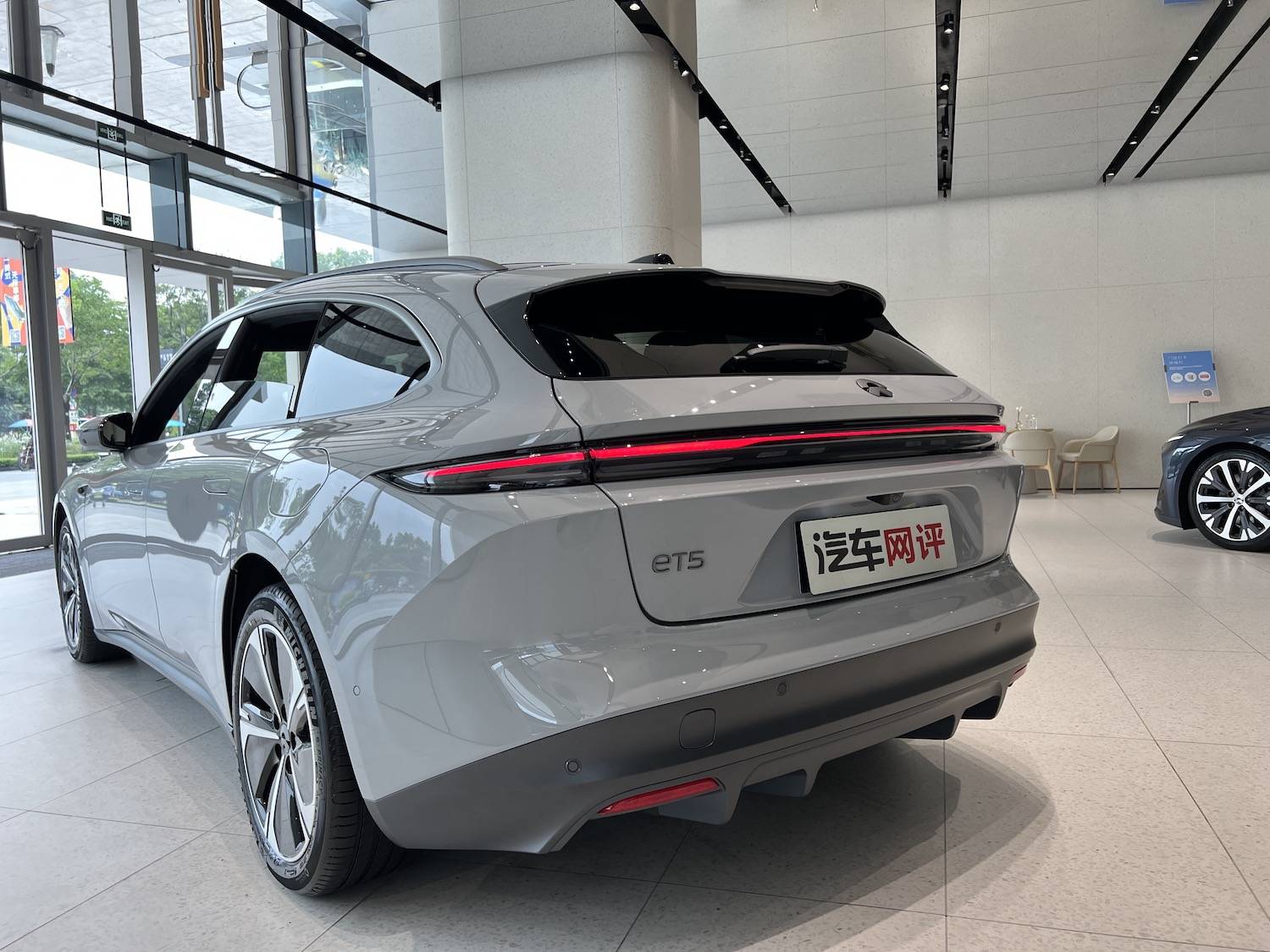 蔚来ET5 Touring实车已到店了！是不是诗和远方来了？_搜狐汽车_搜狐网