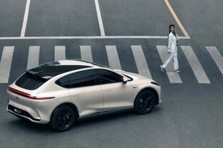 定位城市通勤，智己LS7都市系列上市，28.98万起售_搜狐汽车_搜狐网