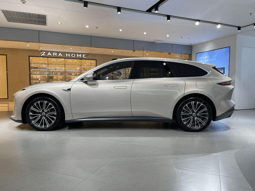 价格和奥迪A4 Avant差不多，怎么选？蔚来ET5旅行版到店实拍_搜狐汽车_搜狐网