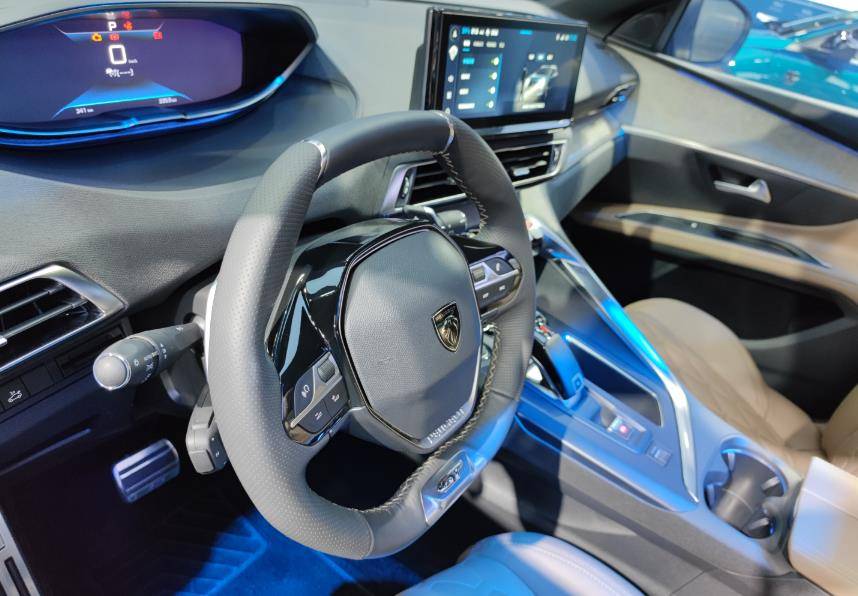 2023款标致5008亮相重庆车展，外观时尚，配置有诚意，1.8T动力足_搜狐汽车_搜狐网