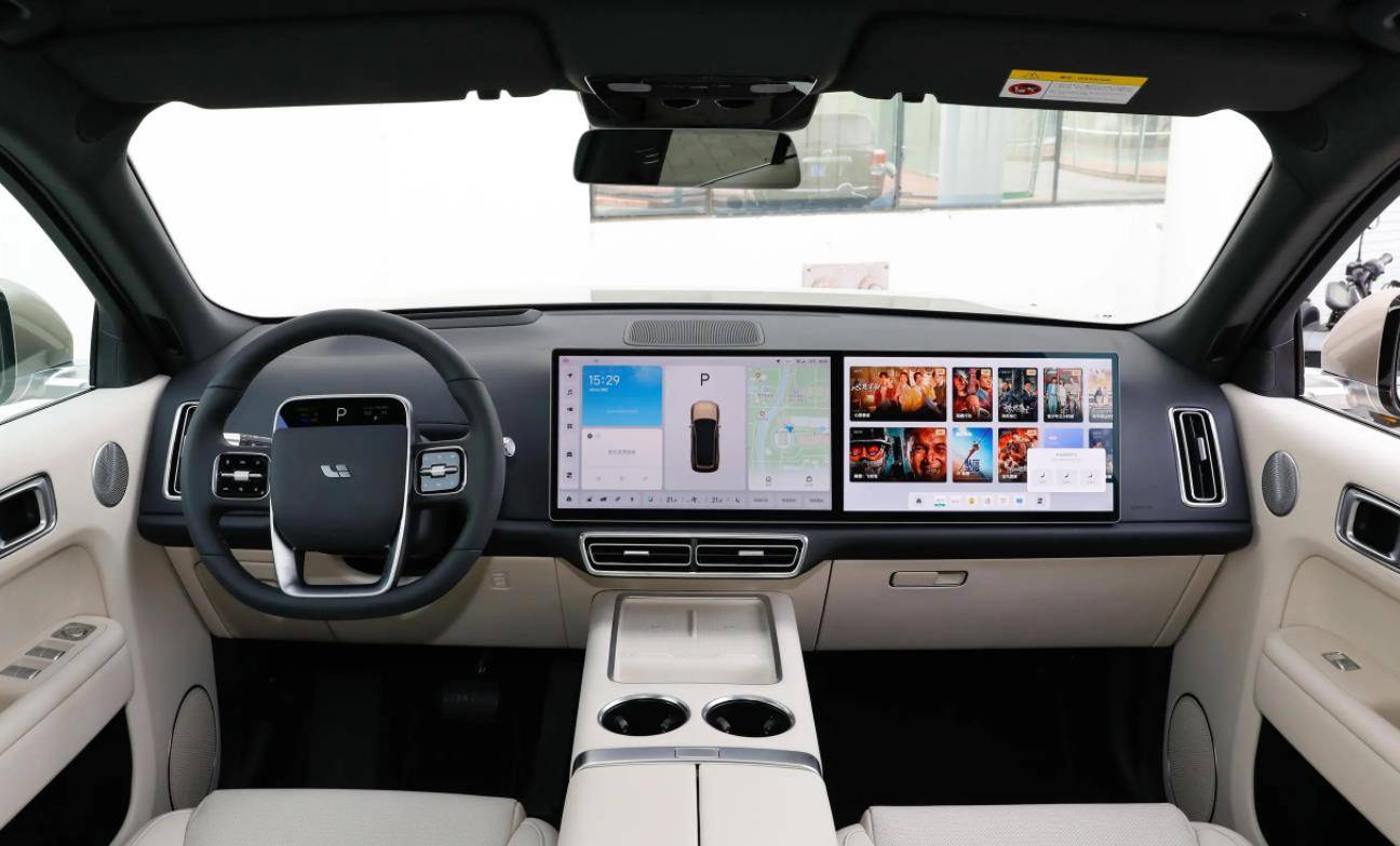 一箱油能跑1315km，车长超5米，还能上绿牌，带你看理想L8_搜狐汽车_搜狐网