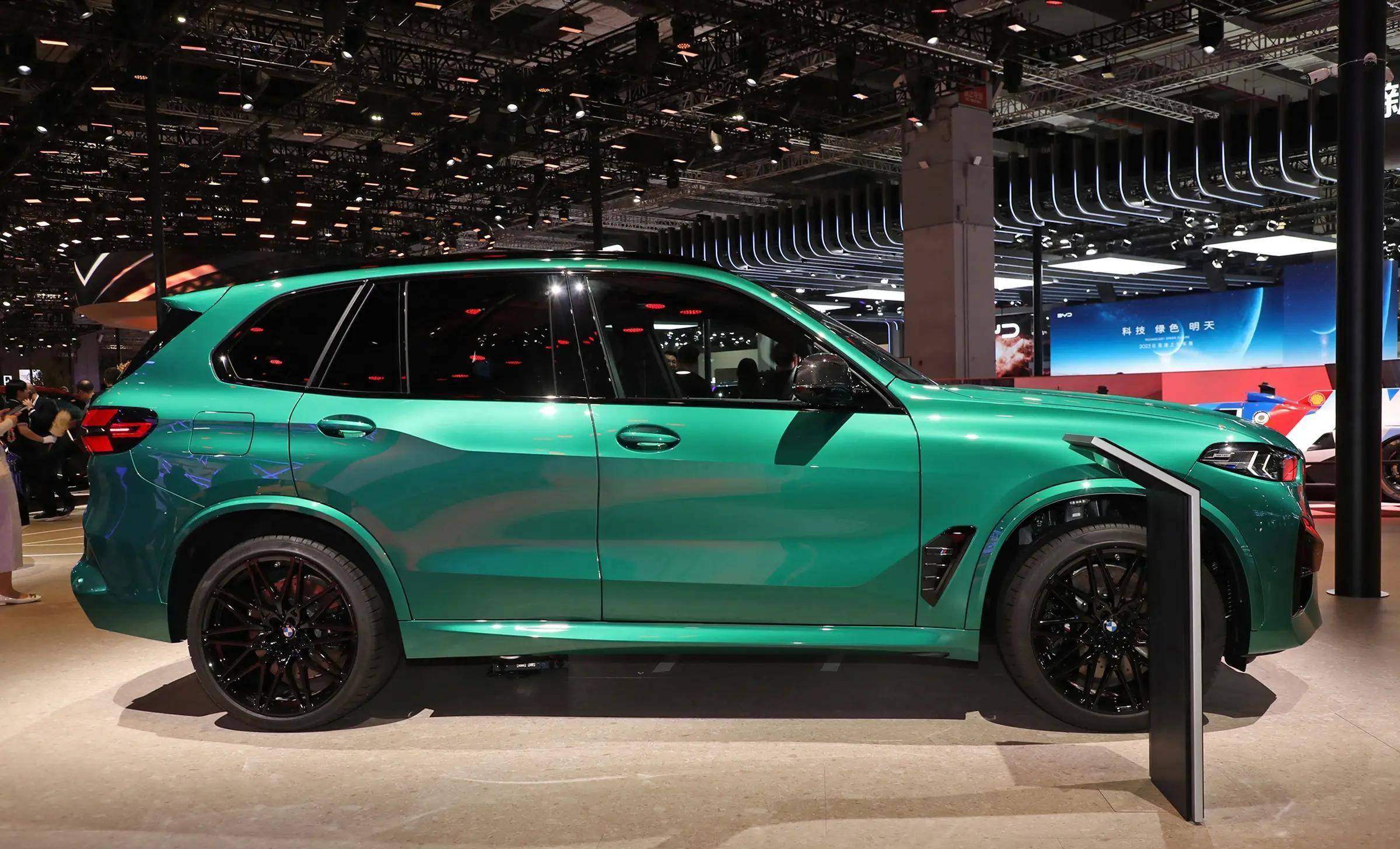 2023款宝马X5 M雷霆版上市，4.4T+8AT，售价144.89万元_搜狐汽车_搜狐网