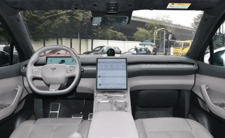 同为30万级最畅销的大五座新能源SUV，蔚来ES7和岚图FREE谁更值得买？_搜狐汽车_搜狐网