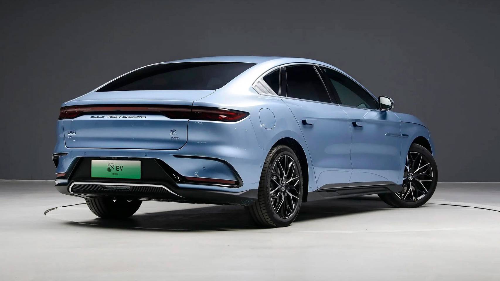 25万预算 掀背新秀飞凡F7和热销家轿汉EV冠军版怎么选_搜狐汽车_搜狐网