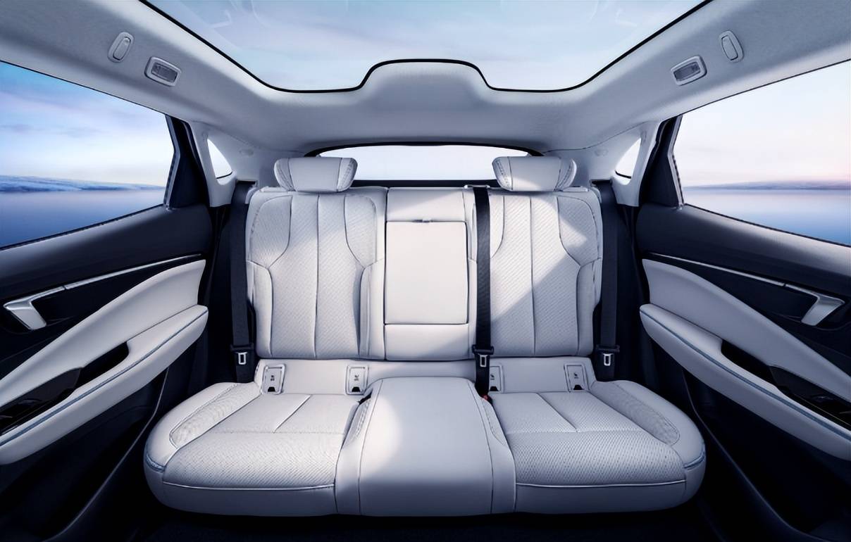 别克奥特能高档纯电轿跑SUV ELECTRA E4售价18.99万元起上市_搜狐汽车_搜狐网