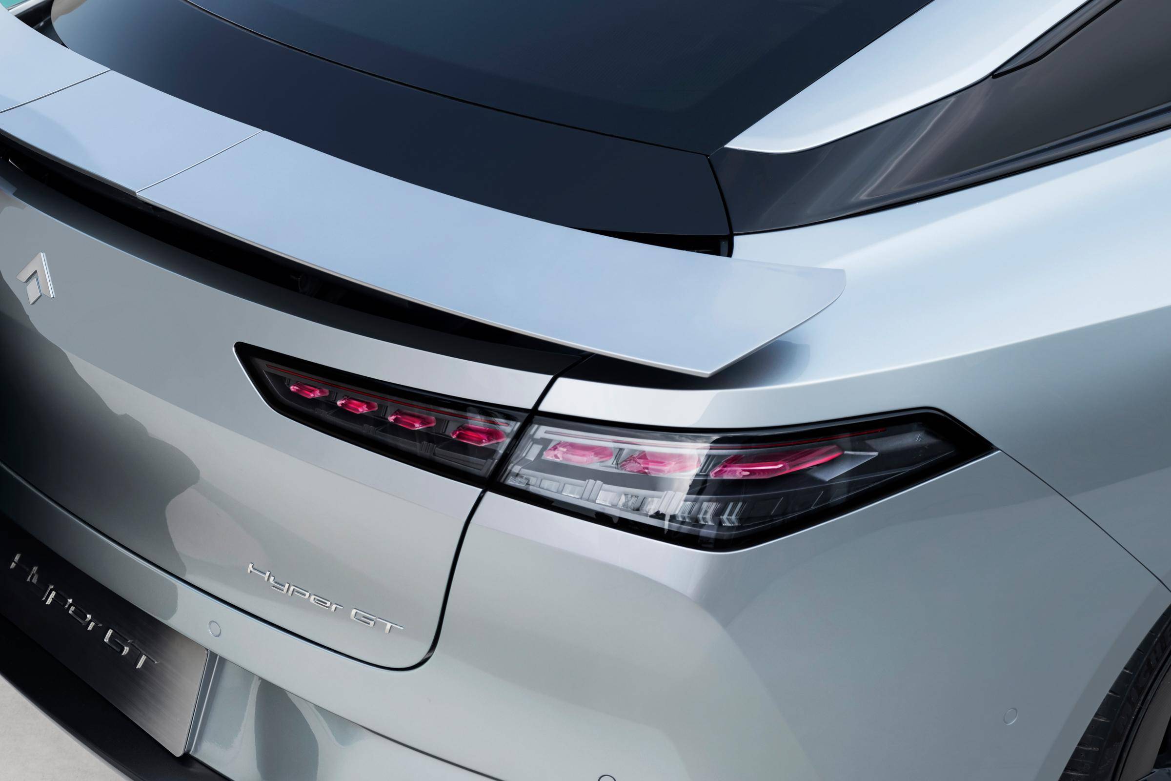 21.99万起售，旋翼门+电动尾翼，昊铂GT比特斯拉Model3香？_搜狐汽车_搜狐网