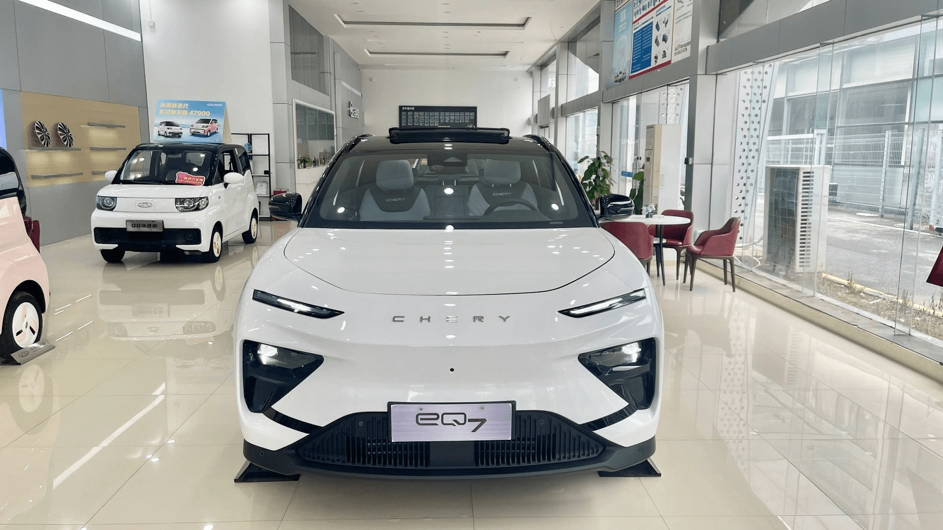 奇瑞版蔚来ES8？eQ7实车到店，配女王副驾+全铝车身，续航512km_搜狐汽车_搜狐网