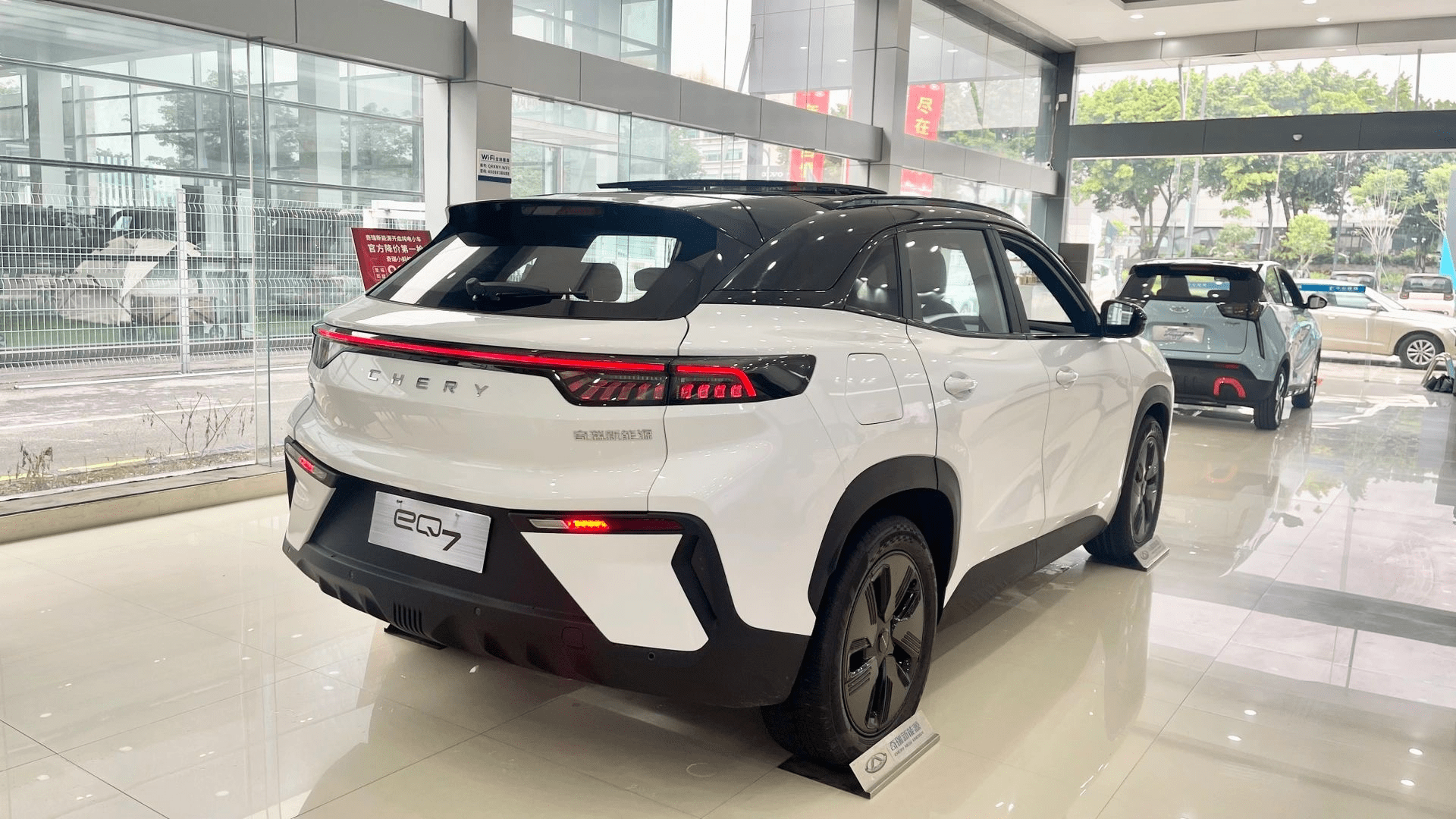 奇瑞版蔚来ES8？eQ7实车到店，配女王副驾+全铝车身，续航512km_搜狐汽车_搜狐网