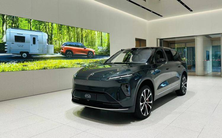 全新ES8到店实拍：从容、有度的全场景智能电动旗舰SUV_搜狐汽车_搜狐网