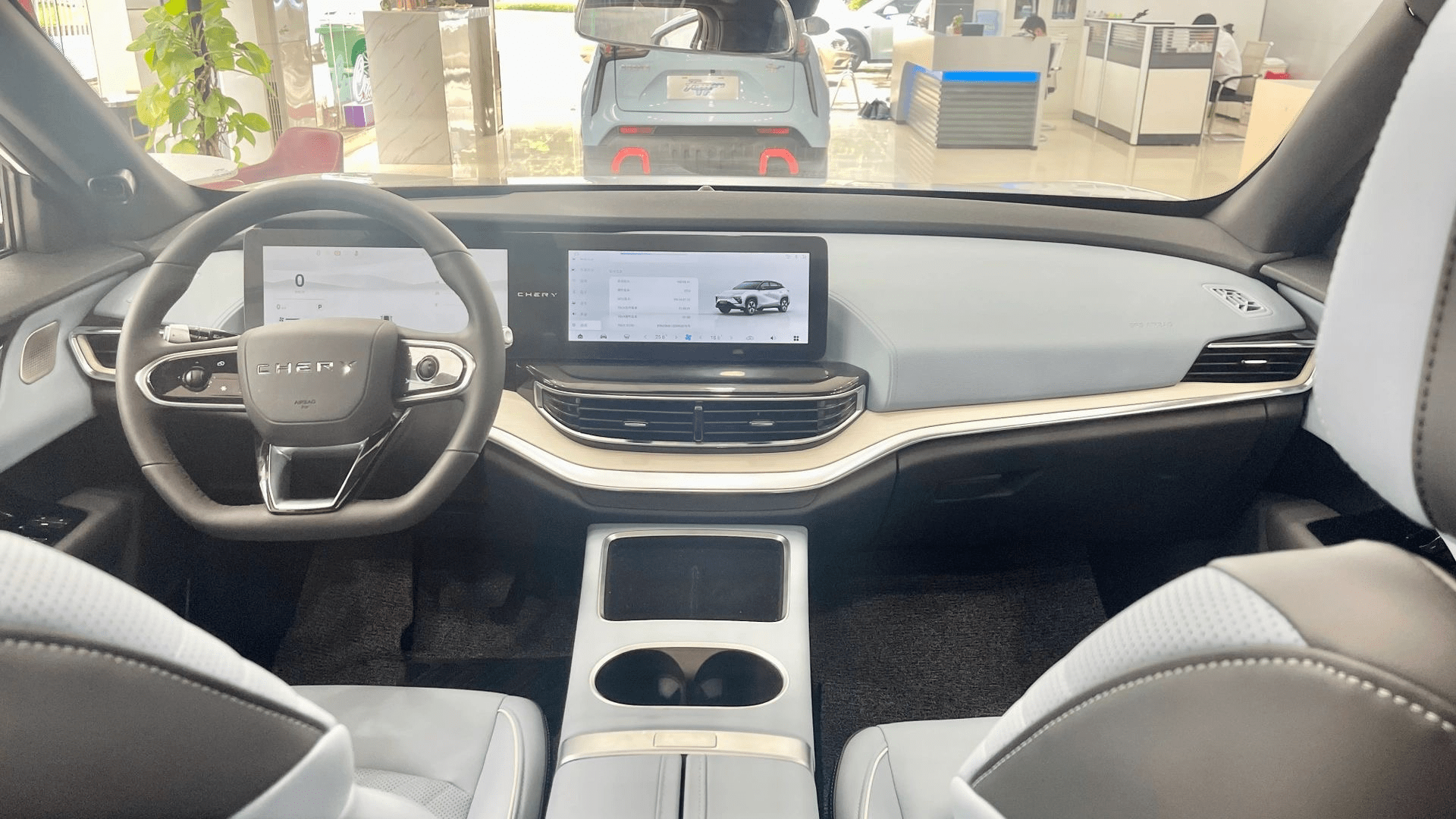 奇瑞版蔚来ES8？eQ7实车到店，配女王副驾+全铝车身，续航512km_搜狐汽车_搜狐网