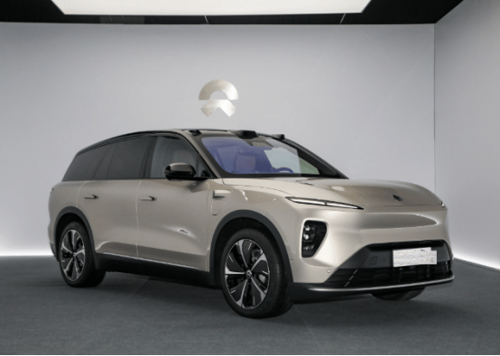 比起新款GLE的大联屏，全新ES8更先进_搜狐汽车_搜狐网