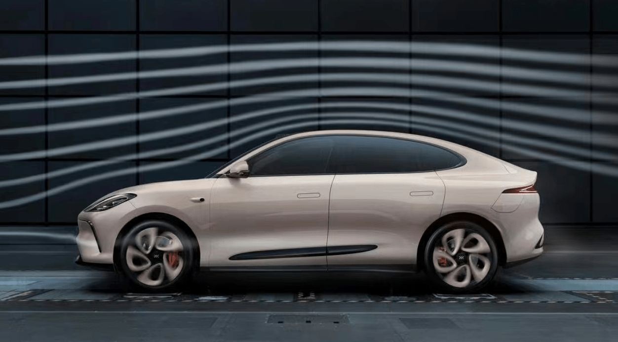 智己LS6实车曝光，大过Model Y，配激光雷达+800V，还看小鹏G6？_搜狐汽车_搜狐网