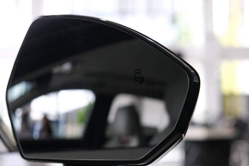 探店领克08EM-P，综合续航1400km，搭载魅族车机系统有惊喜_搜狐汽车_搜狐网