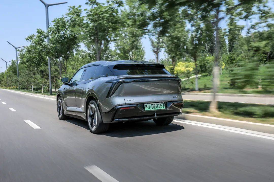 试驾 | 60万的展翼门“高不可攀”，那么33.9万的HiPhi Y呢？_搜狐汽车_搜狐网